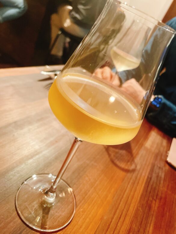 Smile dining switch | 250種類のワインから好みの一杯と相性抜群の美味しいデリを共に。